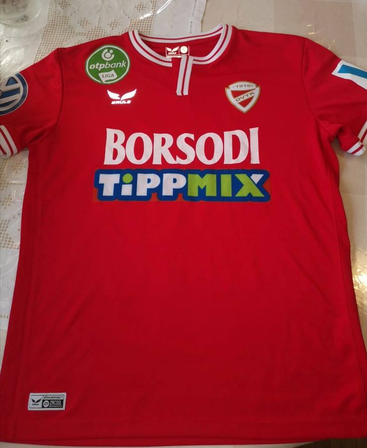 Licitál Dejan Karan mezére és akadémistákat támogathatsz - Amíg Élek Én