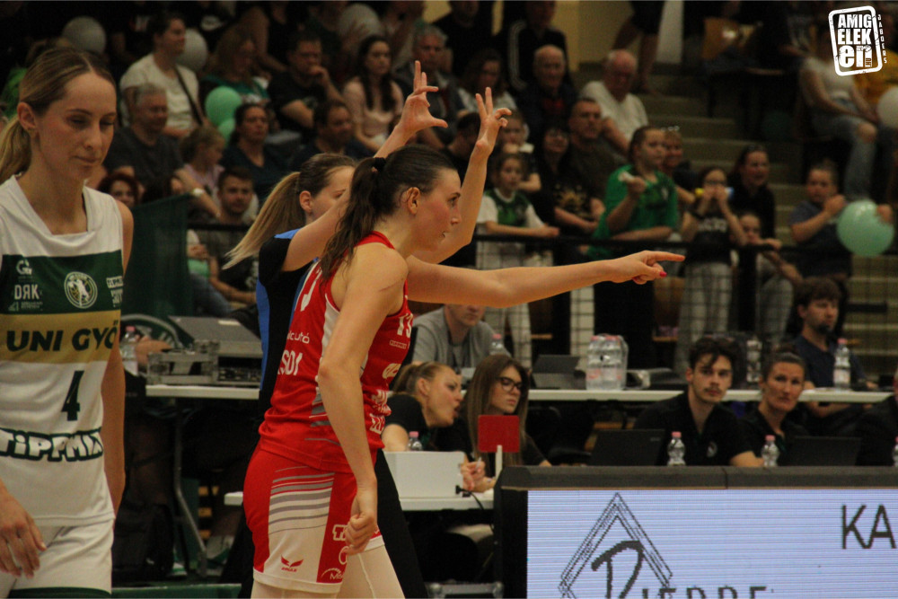 Lelik Réka: Ilyen szurkolótábora biztos, hogy senkinek sincsen - Amíg ...