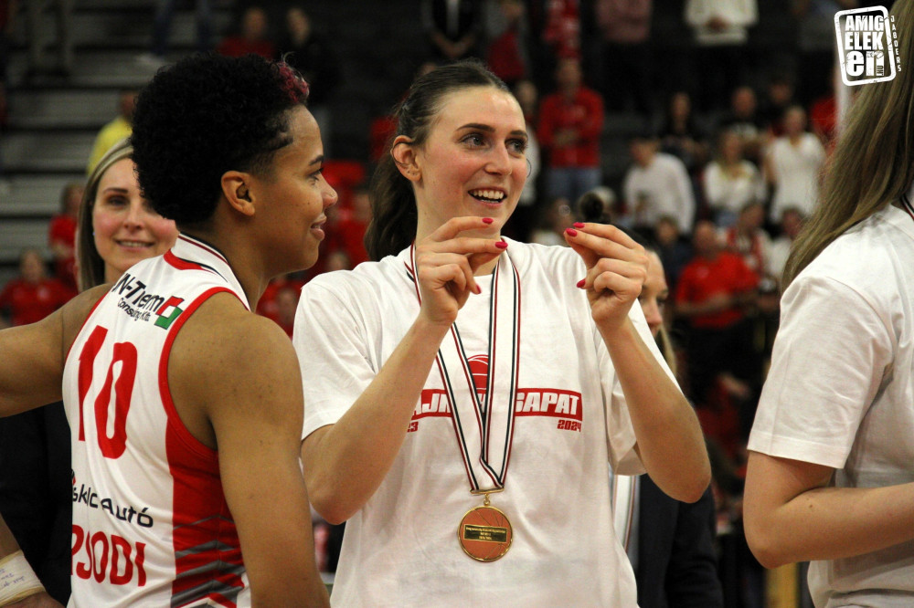 Lelik Réka is szerződést hosszabbított - Amíg Élek Én