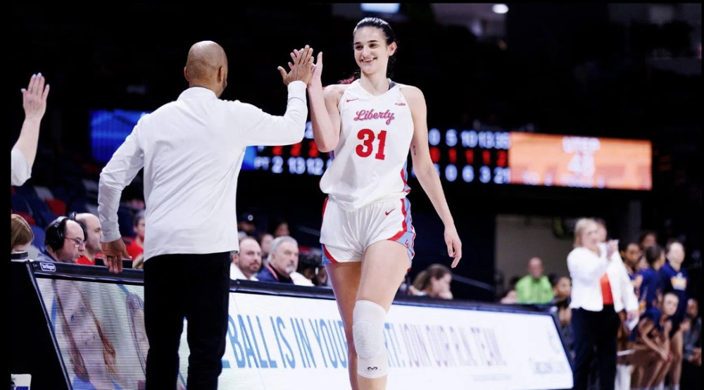 Bemutatjuk: Bella Smuda - Amíg Élek Én